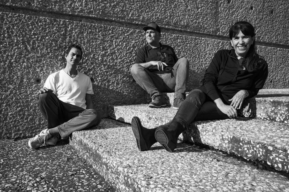 Reseña | Sim Sala Bim por AUXILIADORES - Happy-Fi Records